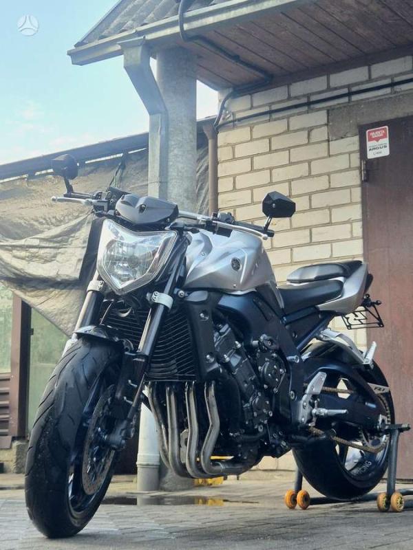 Yamaha FZ1 2006 in Prienai, with an engine capacity of 1.00 L and mileage of 41 thousand km for 3950 €, photo 5 on AUTOMOTO.COM.LV