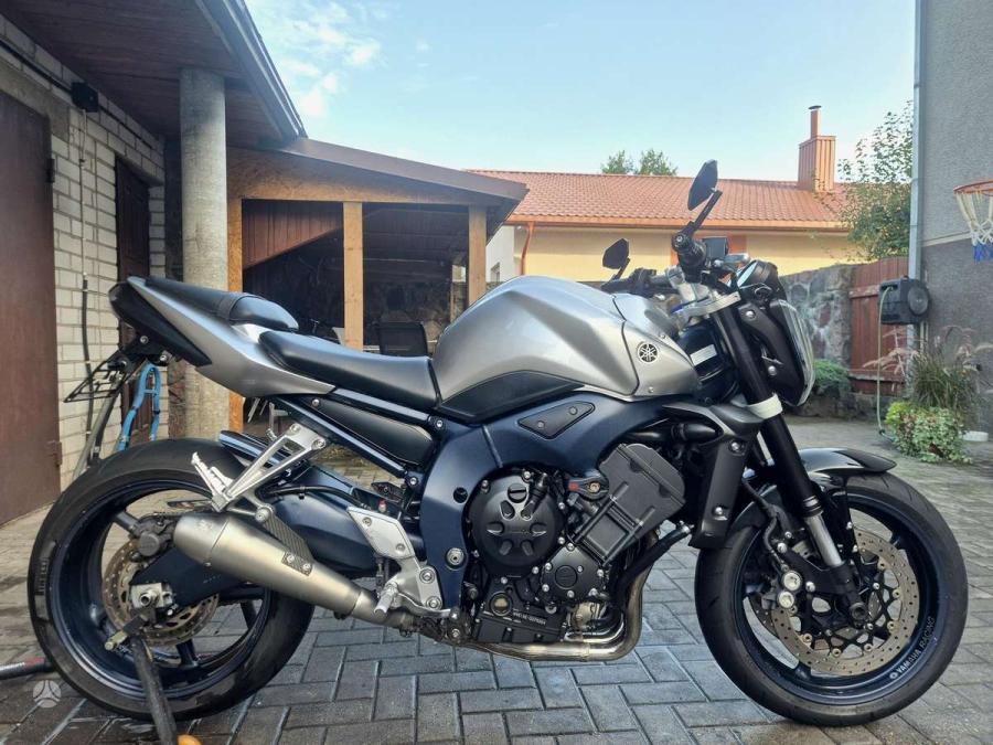 Yamaha FZ1 2006 in Prienai, with an engine capacity of 1.00 L and mileage of 41 thousand km for 3950 €, photo 7 on AUTOMOTO.COM.LV
