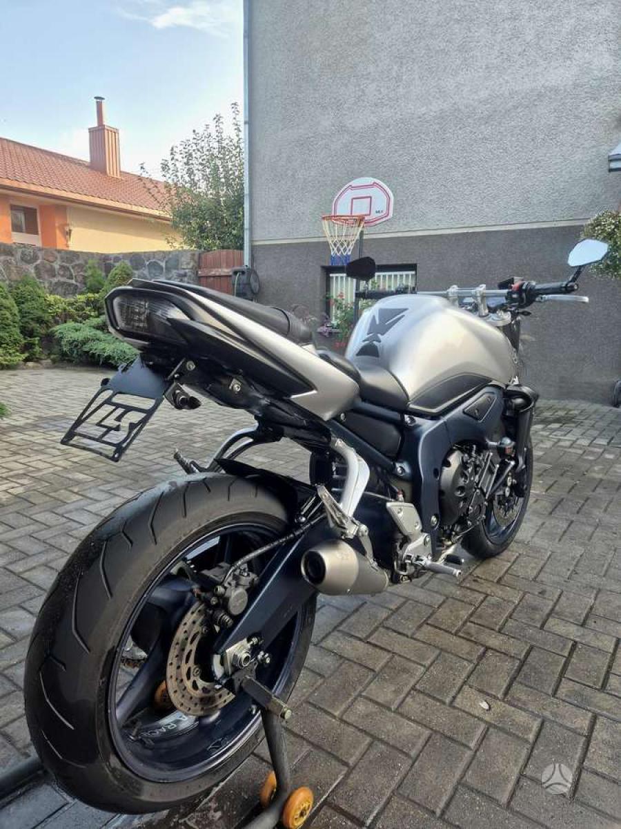 Yamaha FZ1 2006 in Prienai, with an engine capacity of 1.00 L and mileage of 41 thousand km for 3950 €, photo 8 on AUTOMOTO.COM.LV