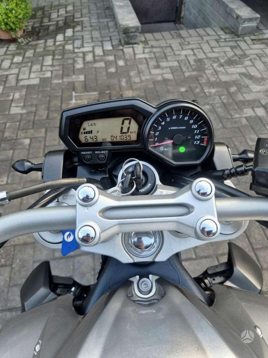 Yamaha FZ1 2006 in Prienai, with an engine capacity of 1.00 L and mileage of 41 thousand km for 3950 €, photo 12 on AUTOMOTO.COM.LV