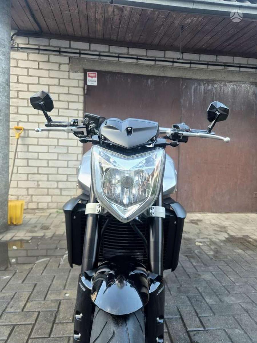 Yamaha FZ1 2006 in Prienai, with an engine capacity of 1.00 L and mileage of 41 thousand km for 3950 €, photo 13 on AUTOMOTO.COM.LV