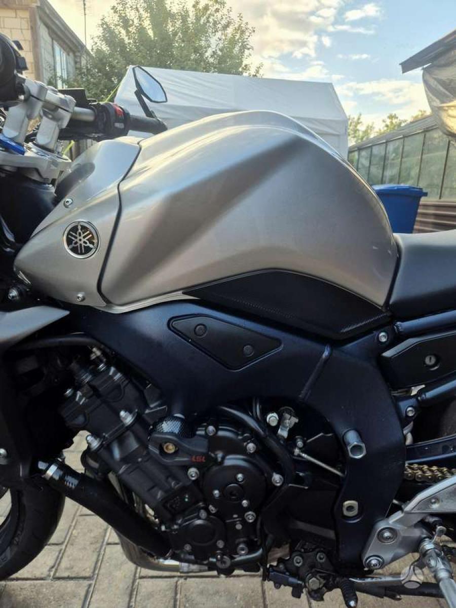 Yamaha FZ1 2006 in Prienai, with an engine capacity of 1.00 L and mileage of 41 thousand km for 3950 €, photo 18 on AUTOMOTO.COM.LV