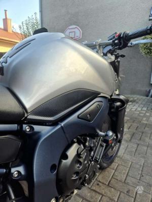 Yamaha FZ1 2006 in Prienai, with an engine capacity of 1.00 L and mileage of 41 thousand km for 3950 €, photo 21 on AUTOMOTO.COM.LV