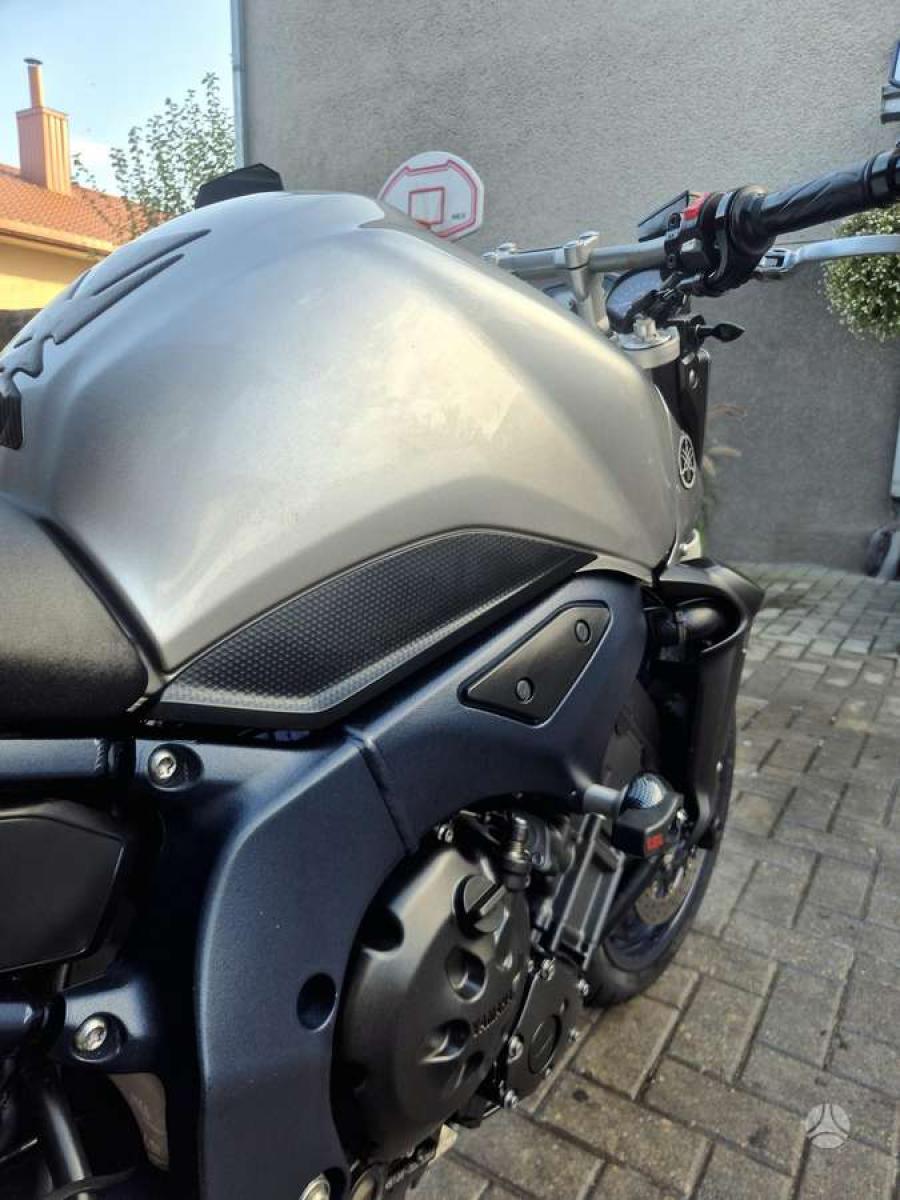 Yamaha FZ1 2006 in Prienai, with an engine capacity of 1.00 L and mileage of 41 thousand km for 3950 €, photo 21 on AUTOMOTO.COM.LV