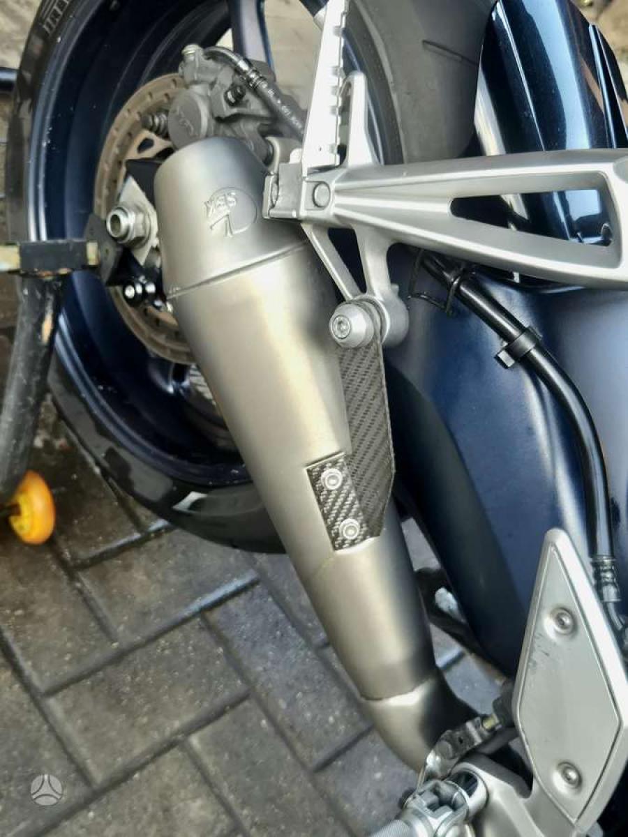 Yamaha FZ1 2006 in Prienai, with an engine capacity of 1.00 L and mileage of 41 thousand km for 3950 €, photo 22 on AUTOMOTO.COM.LV