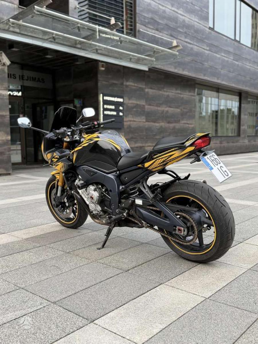 Yamaha FZ1 2006 in Vilnius, with an engine capacity of 1.00 L and mileage of 70 thousand km for 3700 €, photo 3 on AUTOMOTO.COM.LV