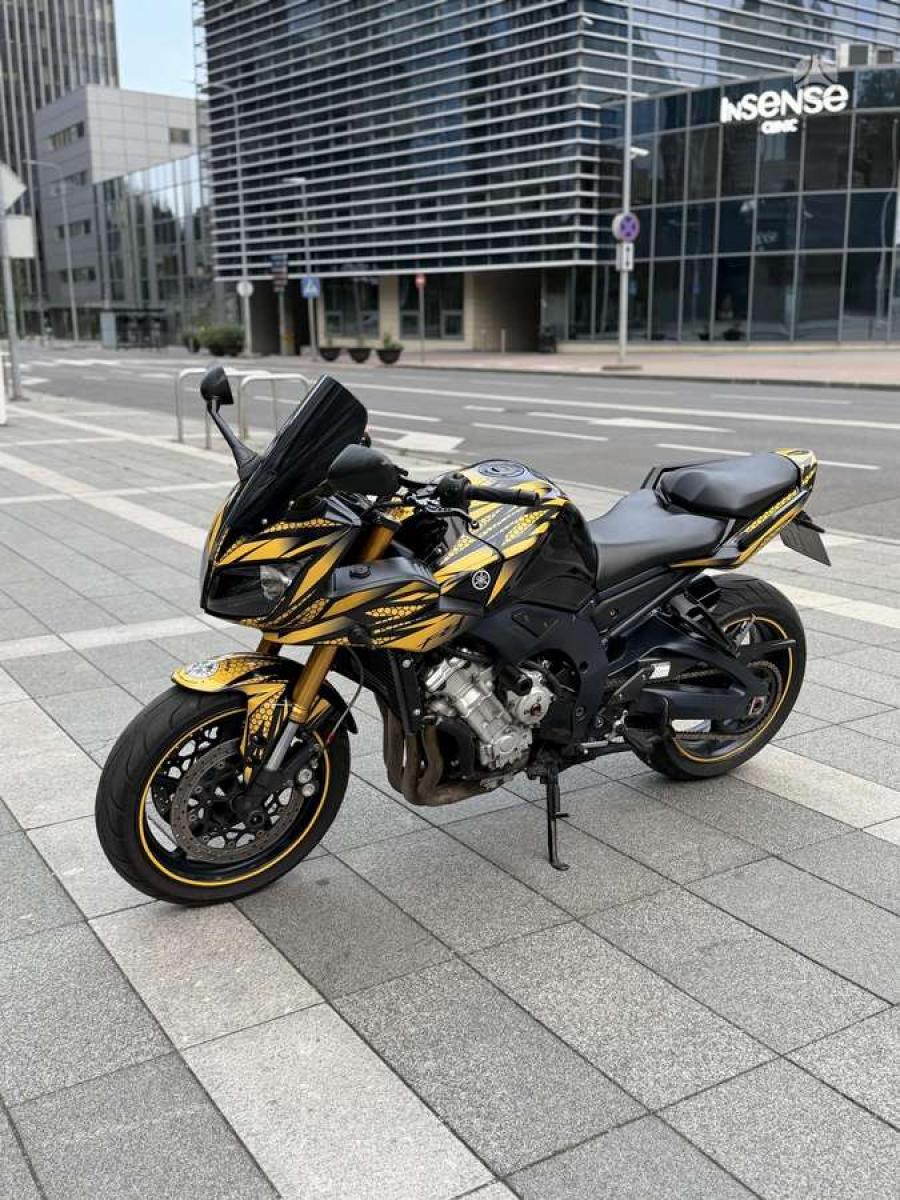 Yamaha FZ1 2006 in Vilnius, with an engine capacity of 1.00 L and mileage of 70 thousand km for 3700 €, photo 4 on AUTOMOTO.COM.LV