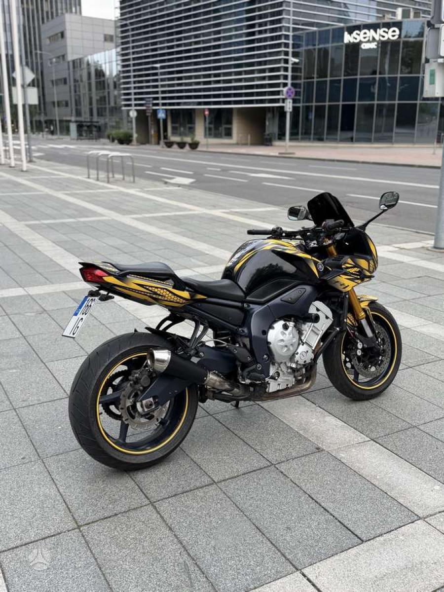 Yamaha FZ1 2006 in Vilnius, with an engine capacity of 1.00 L and mileage of 70 thousand km for 3700 €, photo 7 on AUTOMOTO.COM.LV
