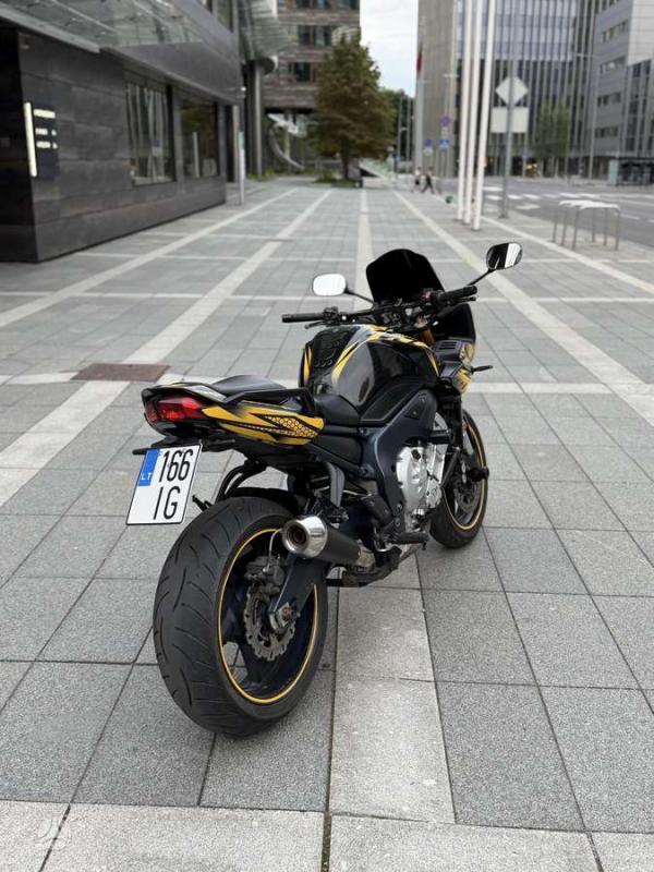 Ямаха FZ1 2006 в Вильнюс, объемом двигателя 1.00 л и пробегом 70 тыс. км за 3700 €, фото 8 на AUTOMOTO.COM.LV