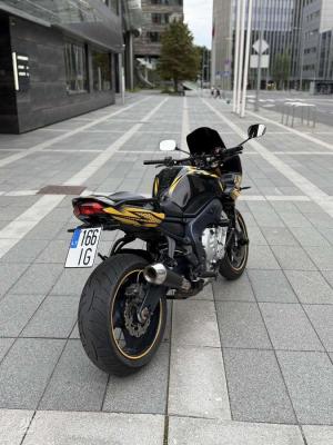 Yamaha FZ1 2006 in Vilnius, with an engine capacity of 1.00 L and mileage of 70 thousand km for 3700 €, photo 8 on AUTOMOTO.COM.LV
