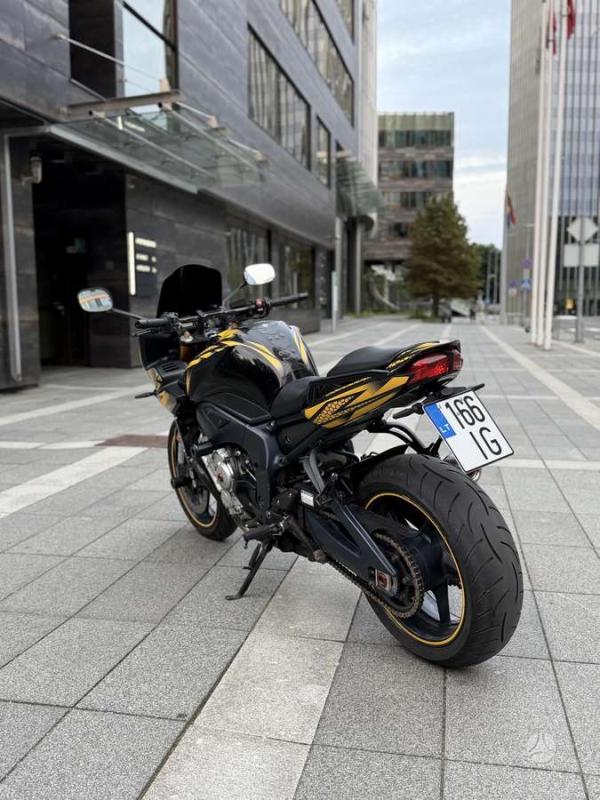 Ямаха FZ1 2006 в Вильнюс, объемом двигателя 1.00 л и пробегом 70 тыс. км за 3700 €, фото 10 на AUTOMOTO.COM.LV