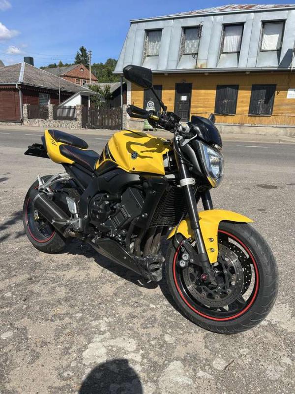 Yamaha FZ1 2006 in Kaunas, with an engine capacity of 1.00 L and mileage of 45 thousand km for 3500 €, photo 1 on AUTOMOTO.COM.LV