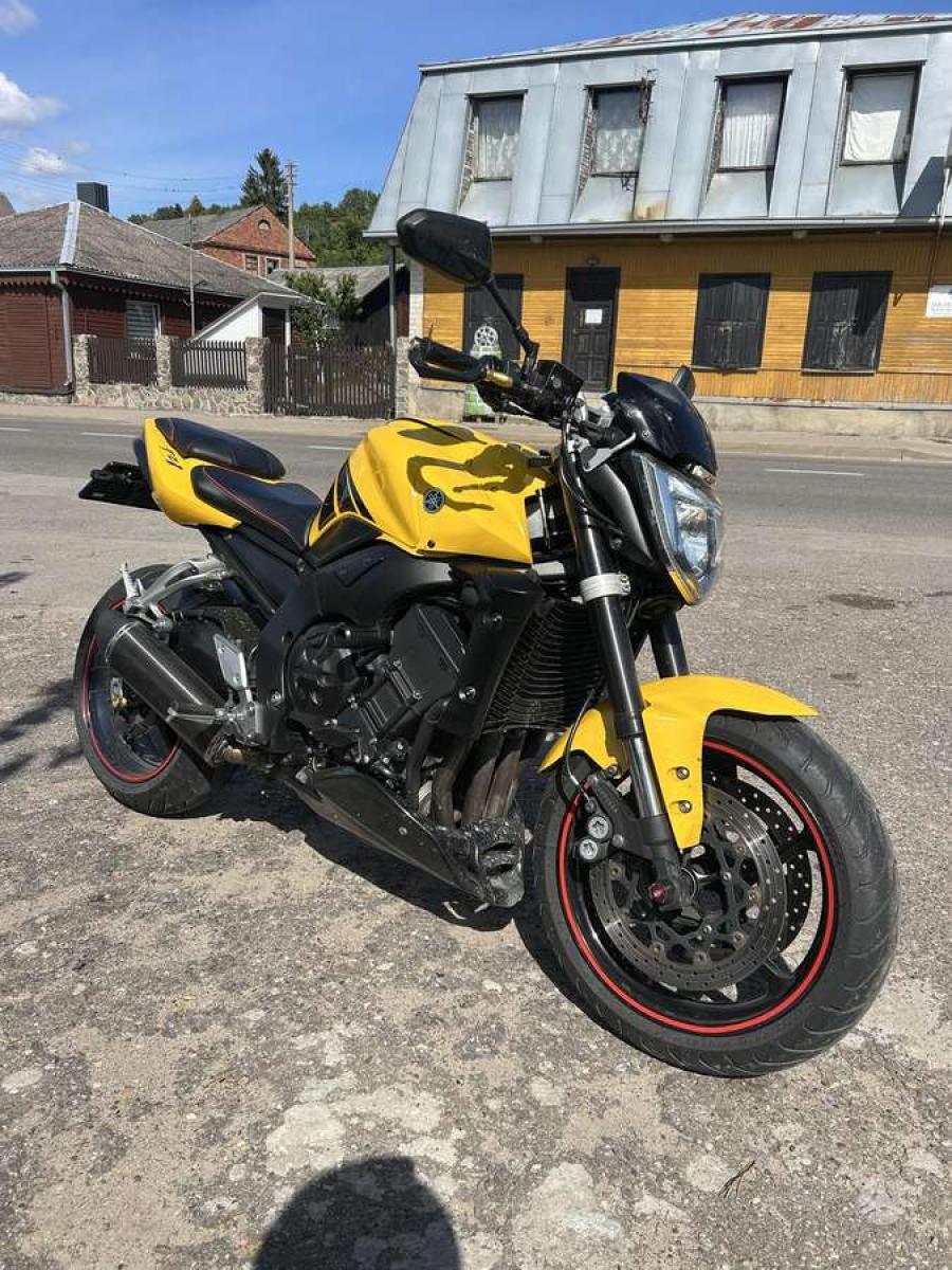 Yamaha FZ1 2006 in Kaunas, with an engine capacity of 1.00 L and mileage of 45 thousand km for 3500 €, photo 1 on AUTOMOTO.COM.LV
