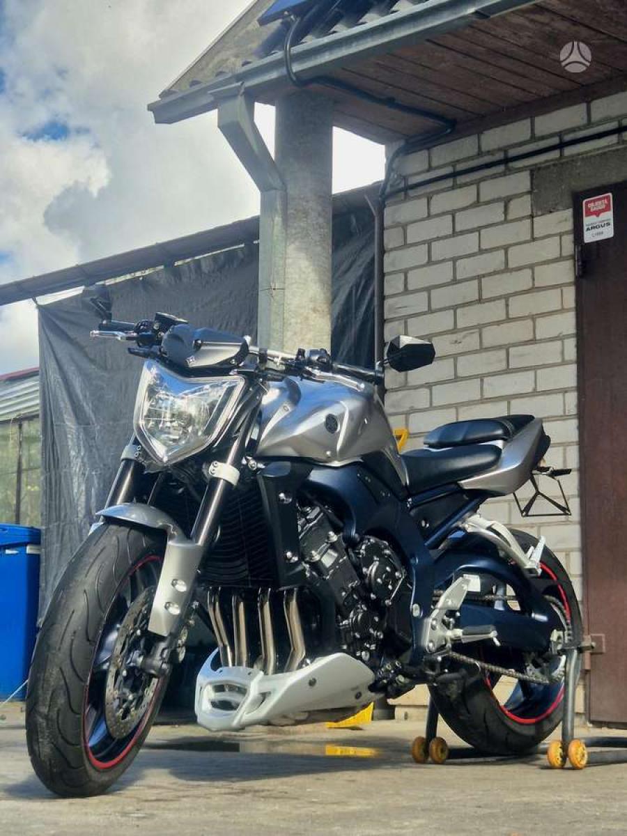 Ямаха FZ1 2006 в Пренай, объемом двигателя 1.00 л и пробегом 38 тыс. км за 3950 €, фото 4 на AUTOMOTO.COM.LV
