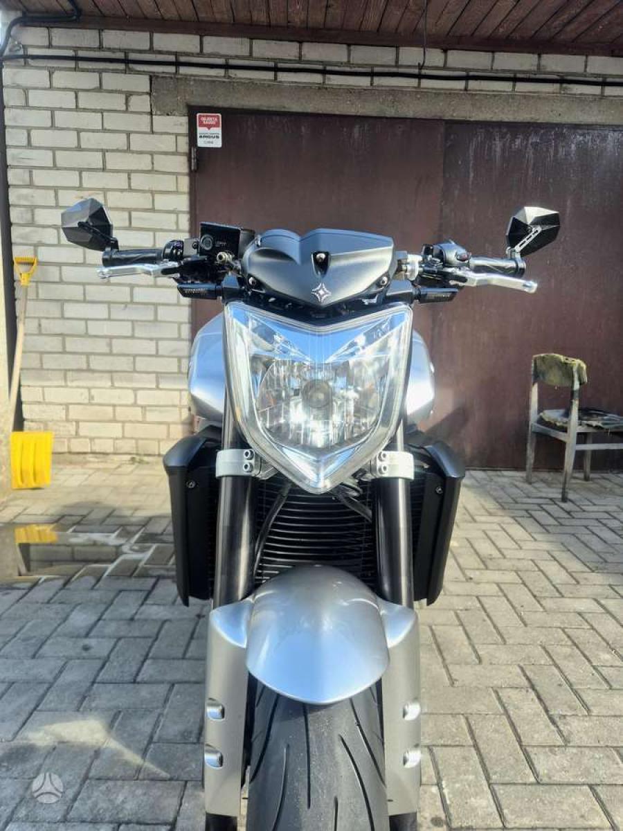 Ямаха FZ1 2006 в Пренай, объемом двигателя 1.00 л и пробегом 38 тыс. км за 3950 €, фото 12 на AUTOMOTO.COM.LV