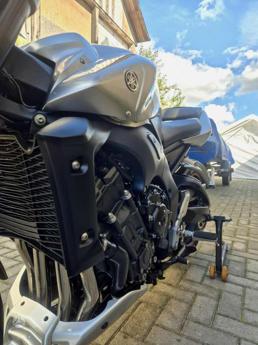 Ямаха FZ1 2006 в Пренай, объемом двигателя 1.00 л и пробегом 38 тыс. км за 3950 €, фото 16 на AUTOMOTO.COM.LV