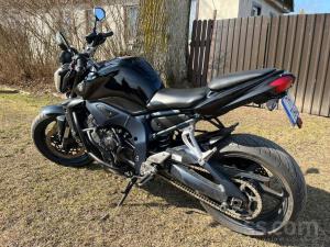 Yamaha FZ1 2007 Ludza, ar dzinēja tilpumu 1.00 L un nobraukumu 0 tūkst. km par 2800 €, foto 3 vietnē AUTOMOTO.COM.LV