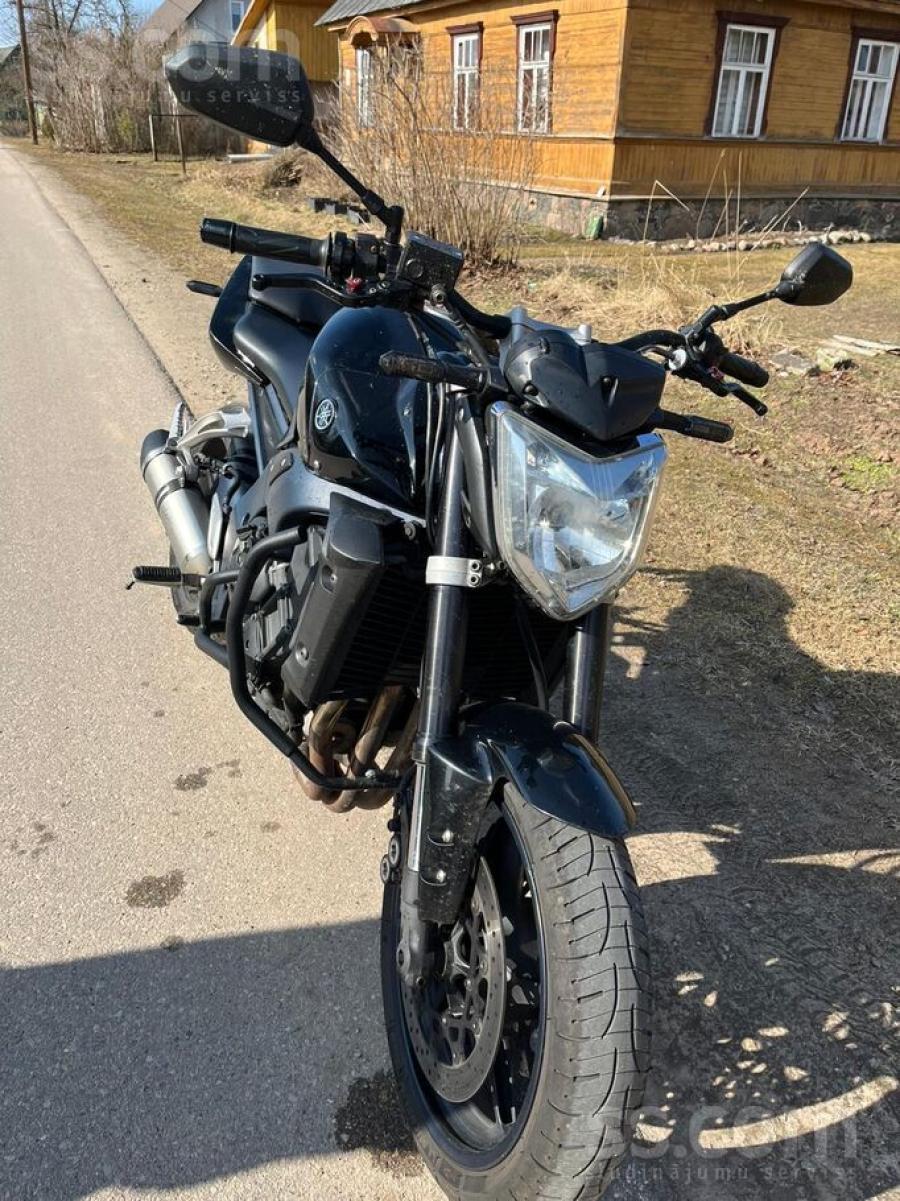 Yamaha FZ1 2007 Ludza, ar dzinēja tilpumu 1.00 L un nobraukumu 0 tūkst. km par 2800 €, foto 4 vietnē AUTOMOTO.COM.LV