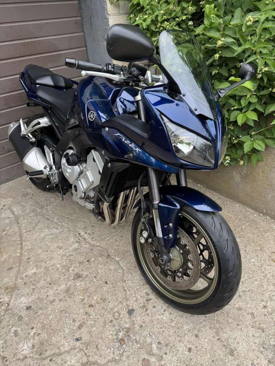Yamaha FZ1 2008 in Prienai, with an engine capacity of 1.00 L and mileage of 35 thousand km for 4099 €, photo 1 on AUTOMOTO.COM.LV