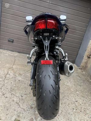 Yamaha FZ1 2008 in Prienai, with an engine capacity of 1.00 L and mileage of 35 thousand km for 4099 €, photo 10 on AUTOMOTO.COM.LV