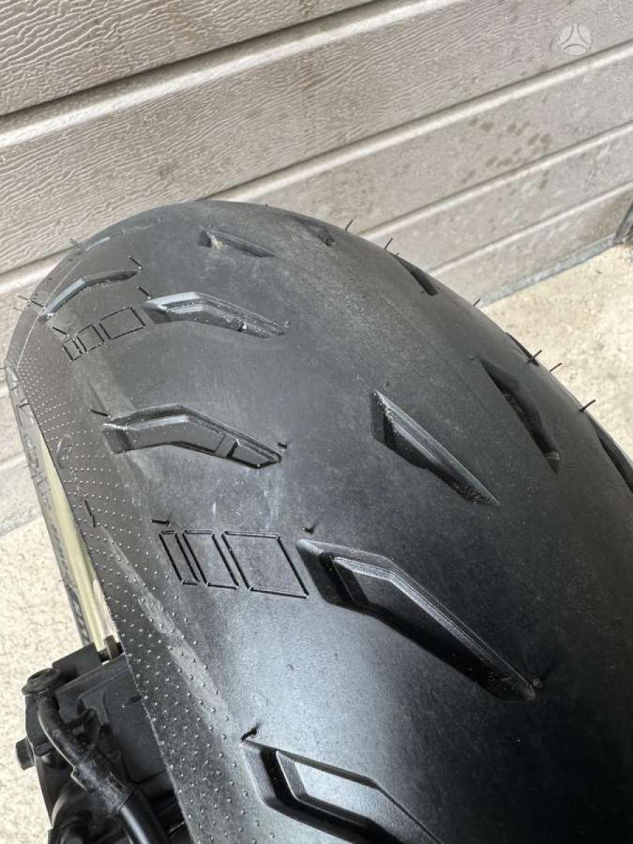 Yamaha FZ1 2008 in Prienai, with an engine capacity of 1.00 L and mileage of 35 thousand km for 4099 €, photo 14 on AUTOMOTO.COM.LV