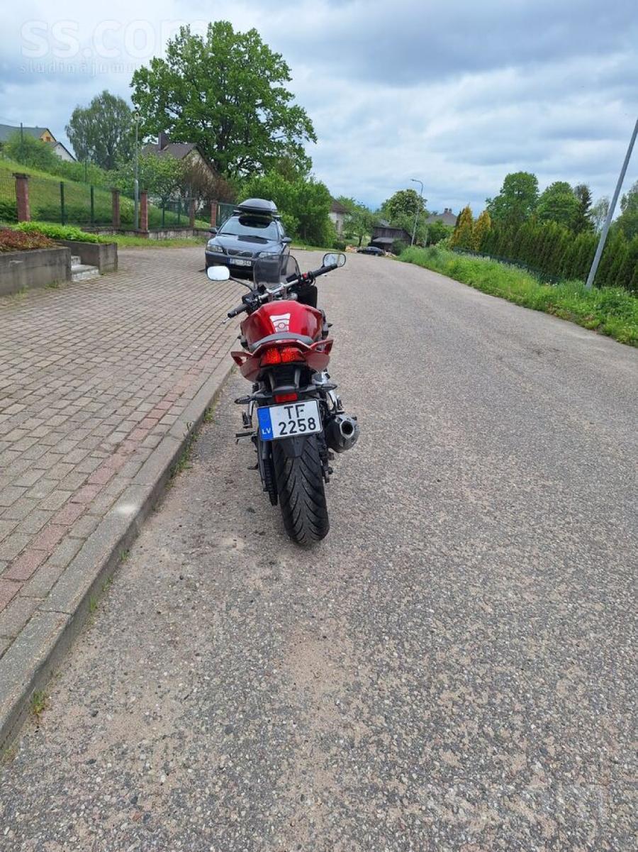 Ямаха FZ1 2008 в Алуксне, объемом двигателя 1.00 л и пробегом 0 тыс. км за 3350 €, фото 5 на AUTOMOTO.COM.LV