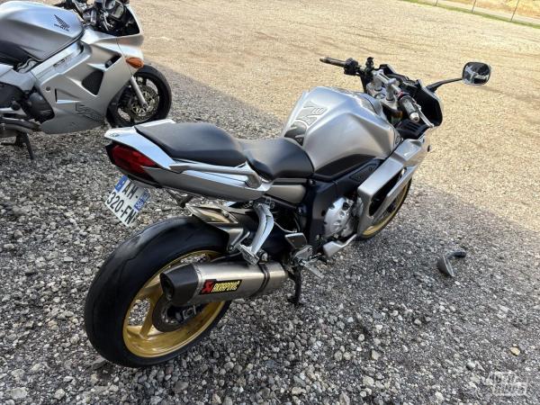 Yamaha FZ1 2008 Kelmė, ar dzinēja tilpumu 1.00 L un nobraukumu 32 tūkst. km par 2230 €, foto 4 vietnē AUTOMOTO.COM.LV
