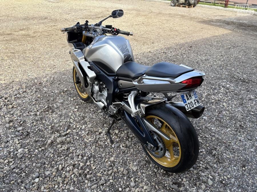 Yamaha FZ1 2008 Kelmė, ar dzinēja tilpumu 1.00 L un nobraukumu 32 tūkst. km par 2230 €, foto 5 vietnē AUTOMOTO.COM.LV