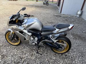 Yamaha FZ1 2008 Kelmė, ar dzinēja tilpumu 1.00 L un nobraukumu 32 tūkst. km par 2230 €, foto 6 vietnē AUTOMOTO.COM.LV