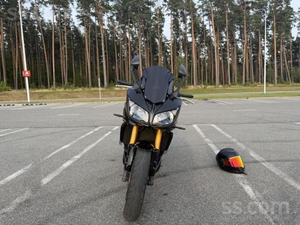 Yamaha FZ1 2009 in Riga, with an engine capacity of 1.00 L and mileage of 0 thousand km for 3700 €, photo 3 on AUTOMOTO.COM.LV