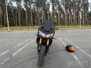 Yamaha FZ1 2009 in Riga, with an engine capacity of 1.00 L and mileage of 0 thousand km for 3700 €, photo 4 on AUTOMOTO.COM.LV
