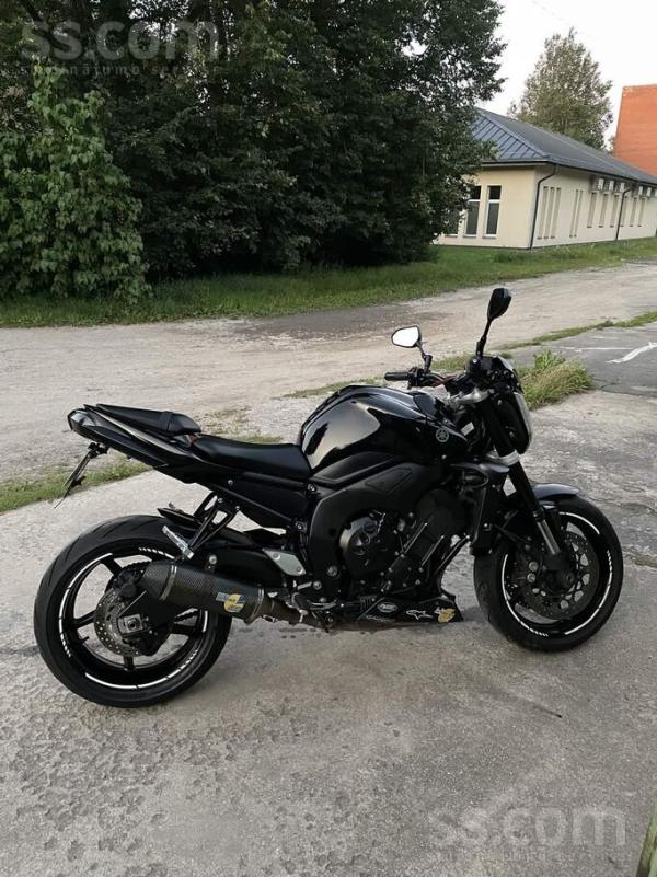 Yamaha FZ1 2010 in Riga, with an engine capacity of 1.00 L and mileage of 0 thousand km for 5580 €, photo 2 on AUTOMOTO.COM.LV