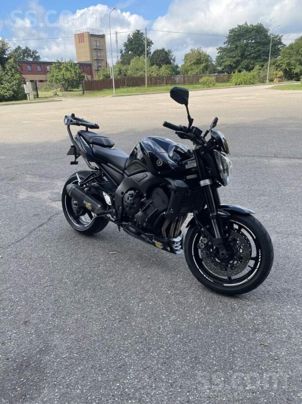 Yamaha FZ1 2010 in Riga, with an engine capacity of 1.00 L and mileage of 0 thousand km for 5580 €, photo 5 on AUTOMOTO.COM.LV