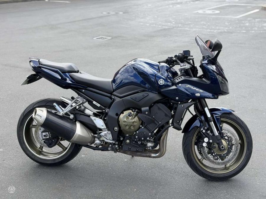 Yamaha FZ1 2010 in Kaunas, with an engine capacity of 1.00 L and mileage of 43 thousand km for 4150 €, photo 5 on AUTOMOTO.COM.LV