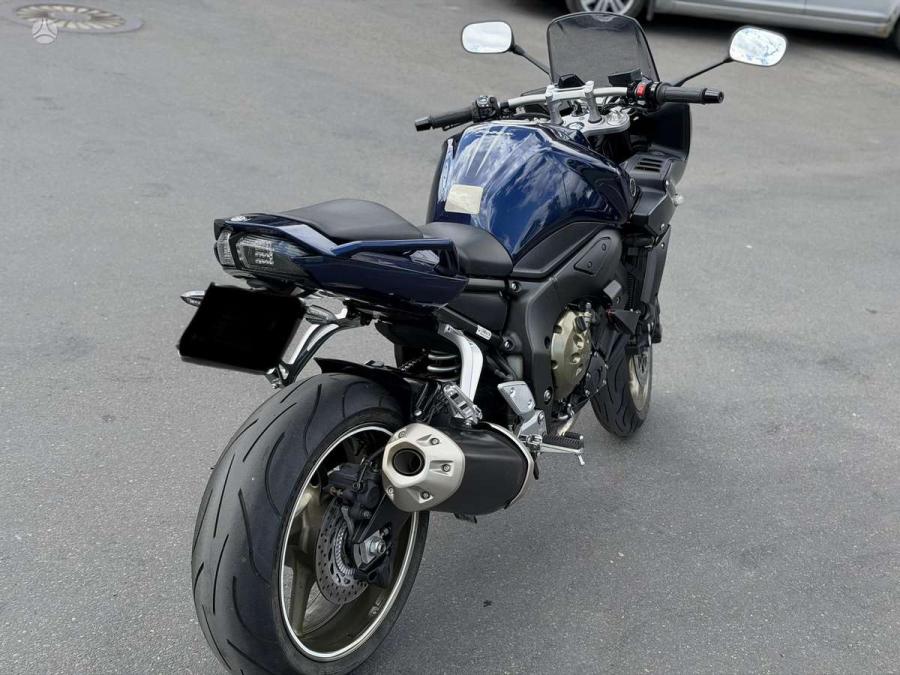 Yamaha FZ1 2010 in Kaunas, with an engine capacity of 1.00 L and mileage of 43 thousand km for 4150 €, photo 7 on AUTOMOTO.COM.LV