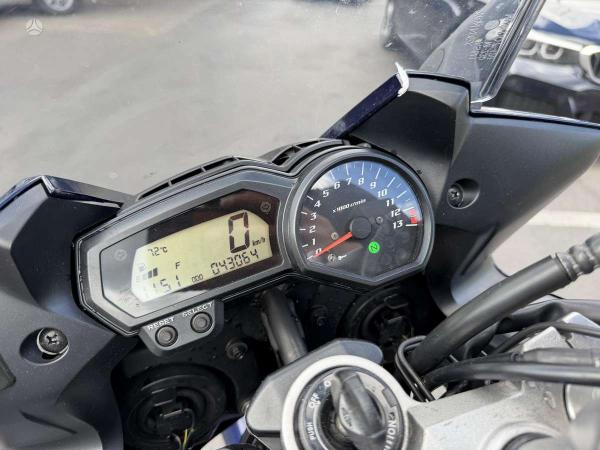 Yamaha FZ1 2010 in Kaunas, with an engine capacity of 1.00 L and mileage of 43 thousand km for 4150 €, photo 7 on AUTOMOTO.COM.LV