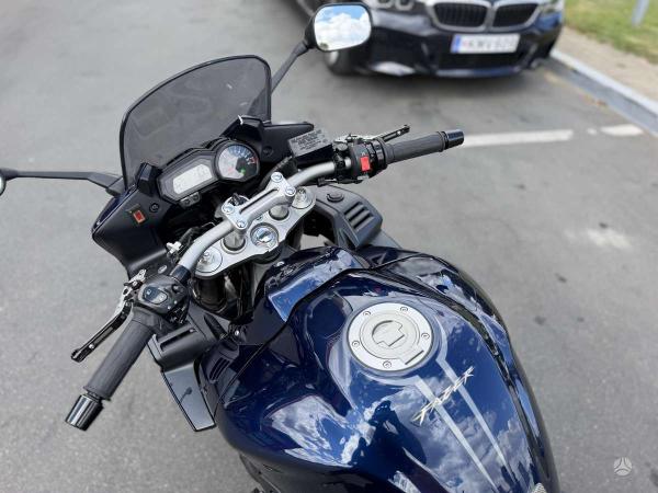 Yamaha FZ1 2010 in Kaunas, with an engine capacity of 1.00 L and mileage of 43 thousand km for 4150 €, photo 8 on AUTOMOTO.COM.LV