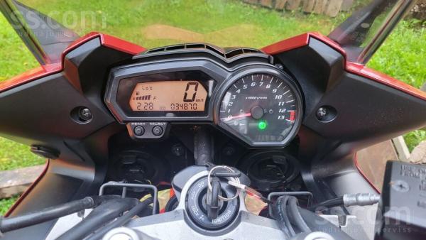 Yamaha FZ1 2011 in Riga, with an engine capacity of 1.00 L and mileage of 0 thousand km for 5190 €, photo 7 on AUTOMOTO.COM.LV
