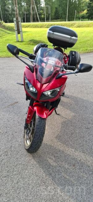 Yamaha FZ1 2011 in Riga, with an engine capacity of 1.00 L and mileage of 0 thousand km for 5190 €, photo 4 on AUTOMOTO.COM.LV