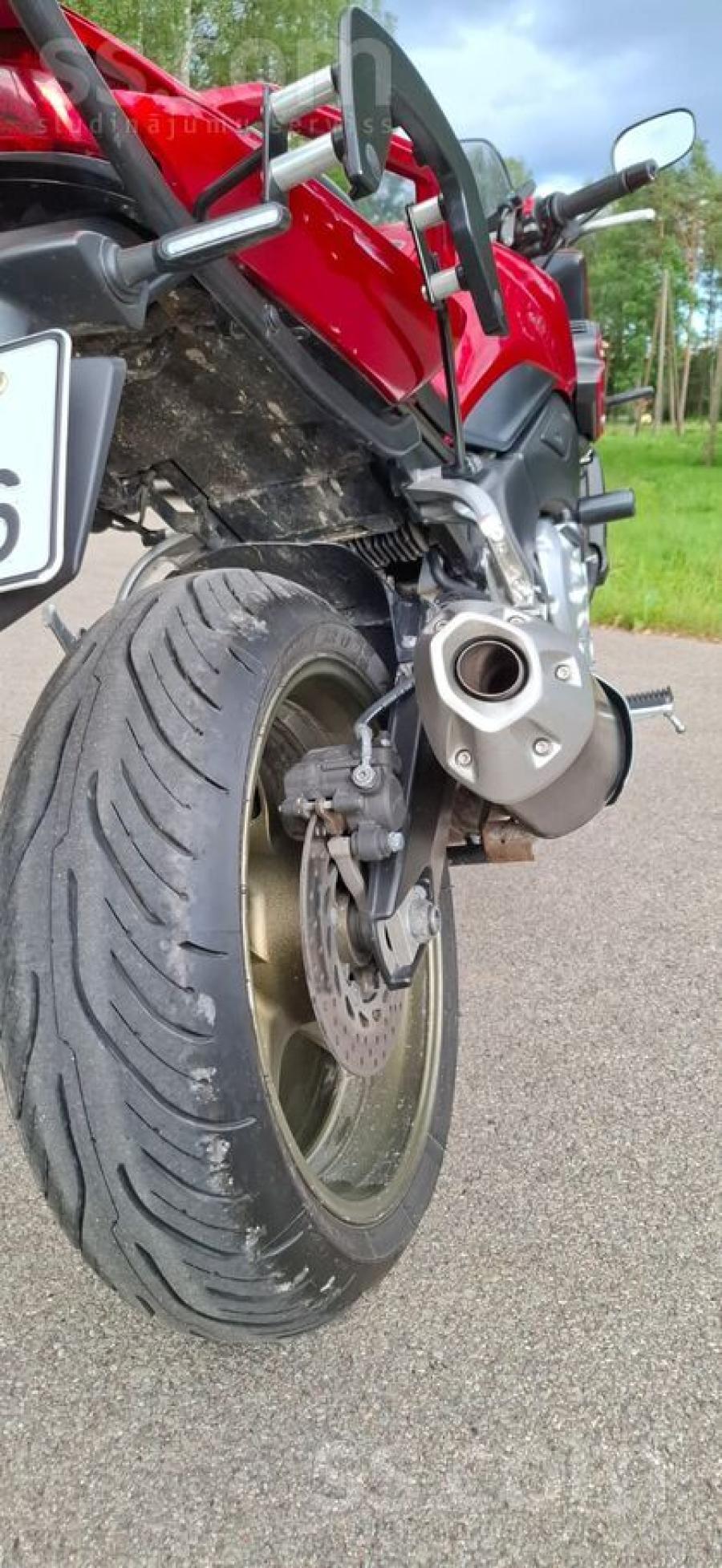 Yamaha FZ1 2011 in Riga, with an engine capacity of 1.00 L and mileage of 0 thousand km for 5190 €, photo 7 on AUTOMOTO.COM.LV