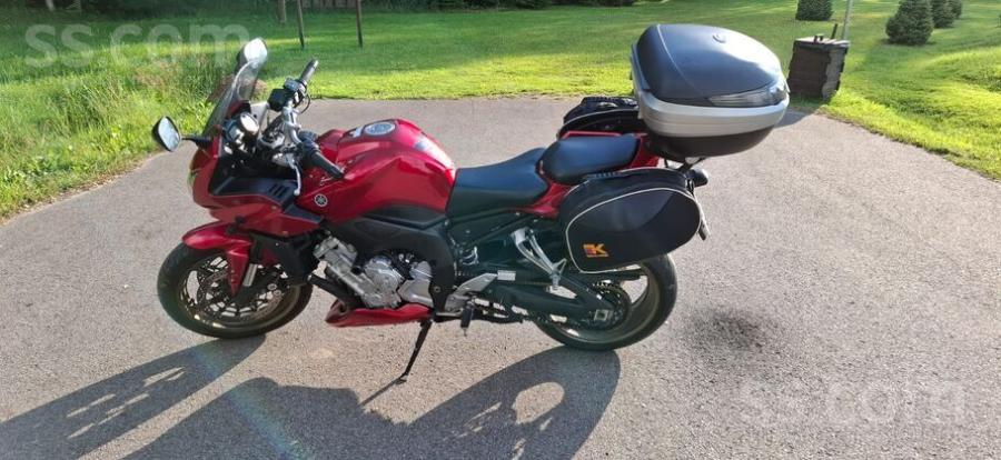 Yamaha FZ1 2011 in Riga, with an engine capacity of 1.00 L and mileage of 0 thousand km for 5190 €, photo 10 on AUTOMOTO.COM.LV