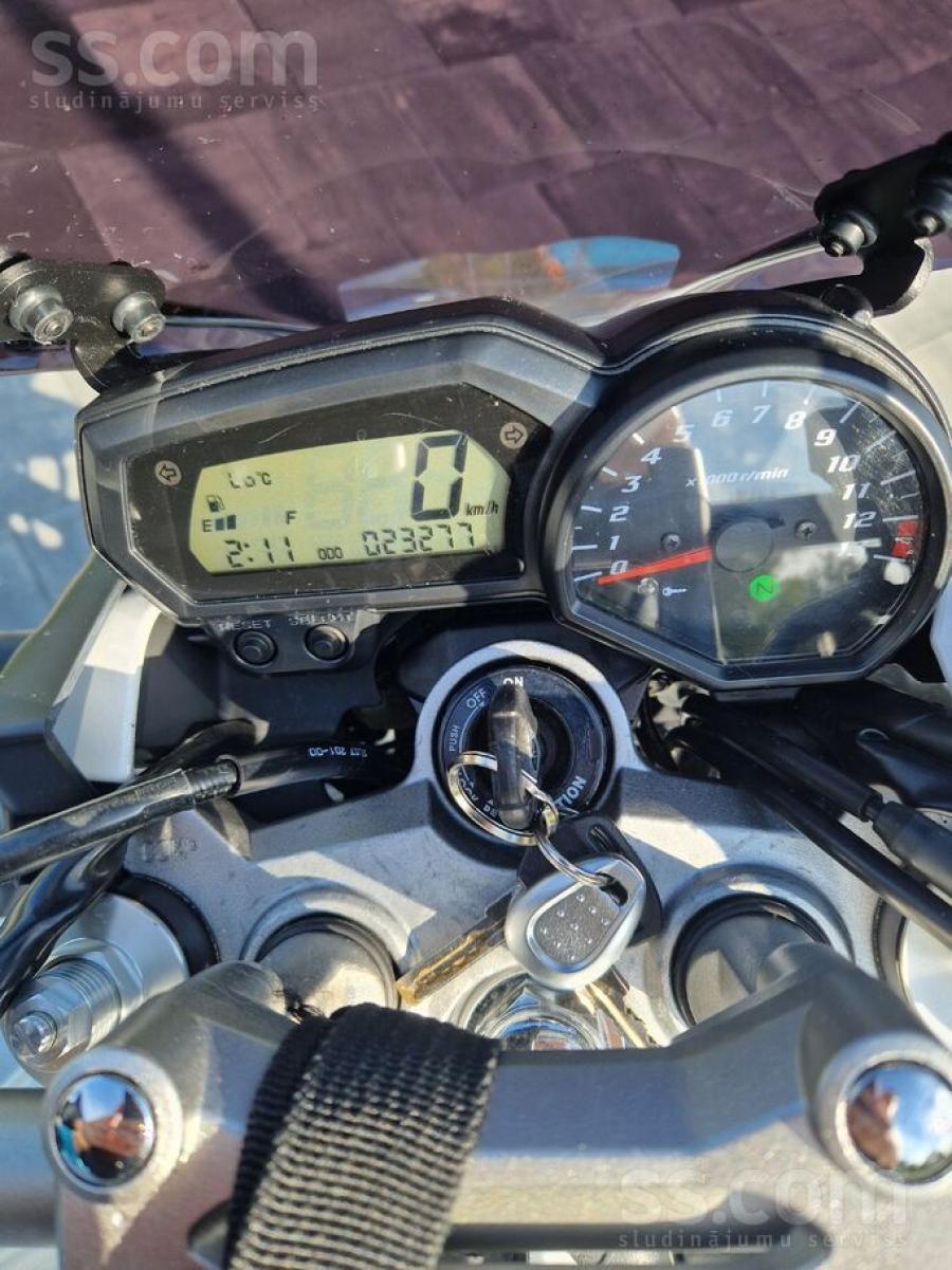 Yamaha FZ1 2013 in Ogre, with an engine capacity of 1.00 L and mileage of 0 thousand km for 6750 €, photo 3 on AUTOMOTO.COM.LV