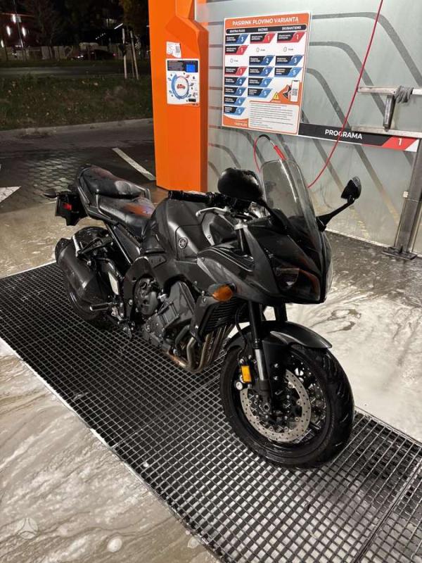 Yamaha FZ1 2015 in Vilnius, with an engine capacity of 1.00 L and mileage of 18 thousand km for 5000 €, photo 1 on AUTOMOTO.COM.LV