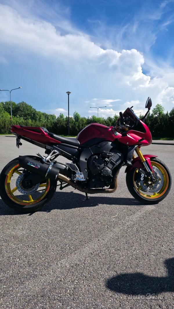 Red Yamaha FZ1 2006 in Tallinn, with an engine capacity of 1.00 L and mileage of 40 thousand km for 2900 €, photo 2 on AUTOMOTO.COM.LV