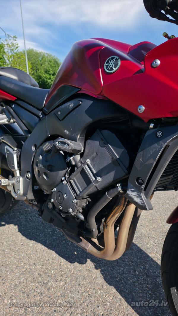 Red Yamaha FZ1 2006 in Tallinn, with an engine capacity of 1.00 L and mileage of 40 thousand km for 2900 €, photo 5 on AUTOMOTO.COM.LV