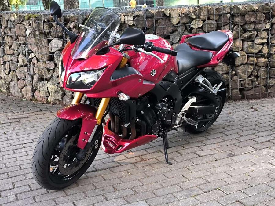 Красный Ямаха FZ1 2006 в Мажейкяй, объемом двигателя 1.00 л и пробегом 27 тыс. км за 4700 €, фото 3 на AUTOMOTO.COM.LV