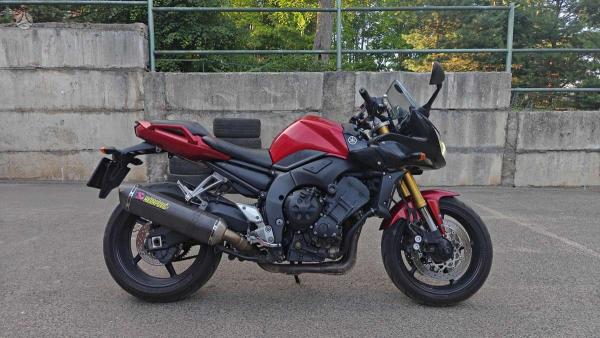 Red Yamaha FZ1 2007 in Vilnius, with an engine capacity of 1.00 L and mileage of 94 thousand km for 2999 €, photo 2 on AUTOMOTO.COM.LV