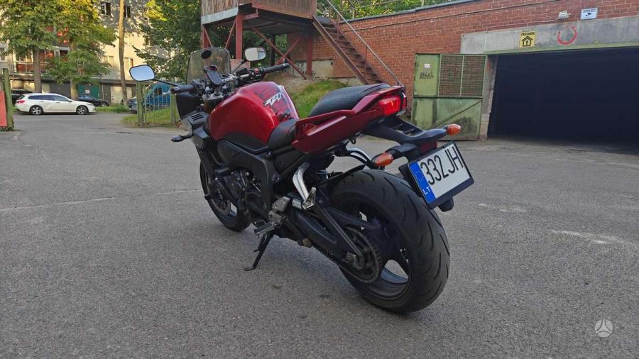 Red Yamaha FZ1 2007 in Vilnius, with an engine capacity of 1.00 L and mileage of 94 thousand km for 2999 €, photo 5 on AUTOMOTO.COM.LV
