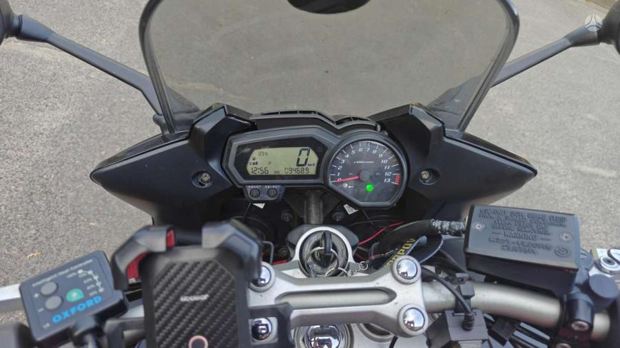 Red Yamaha FZ1 2007 in Vilnius, with an engine capacity of 1.00 L and mileage of 94 thousand km for 2999 €, photo 8 on AUTOMOTO.COM.LV