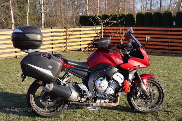 Red Yamaha FZ1 2008 in Tartu, with an engine capacity of 1.00 L and mileage of 60 thousand km for 3799 €, photo 5 on AUTOMOTO.COM.LV